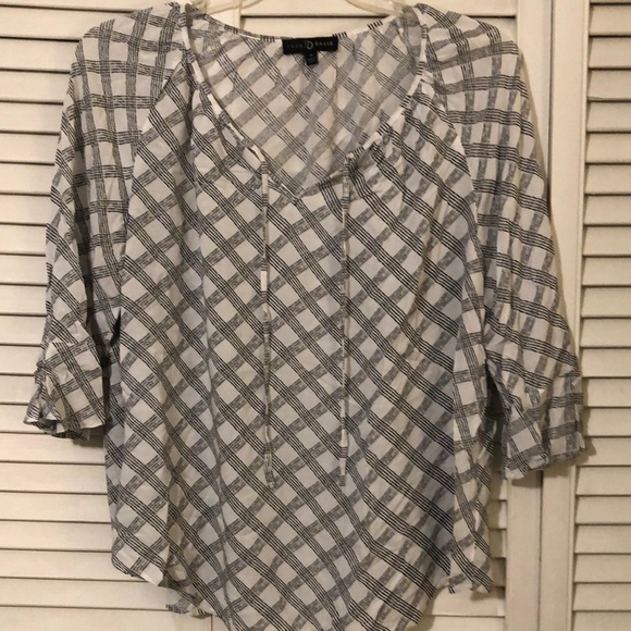 Fred David | Tops | X Fred David Blouse With 34 Sleeves With Vneck With ...